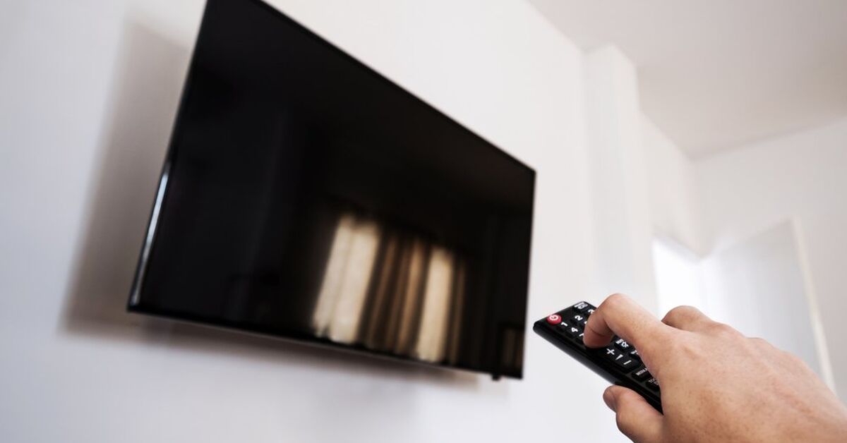 TV Keeps Going Black For A Few Seconds Possible Causes Fixes tv-keeps-going-black-for-a-few-seconds-possible-causes-fixes